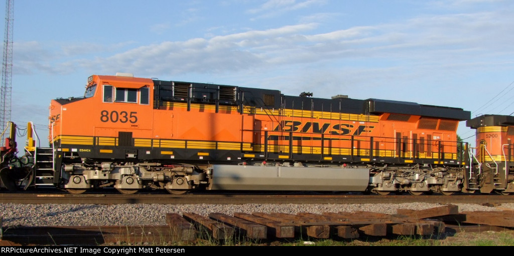 BNSF 8035